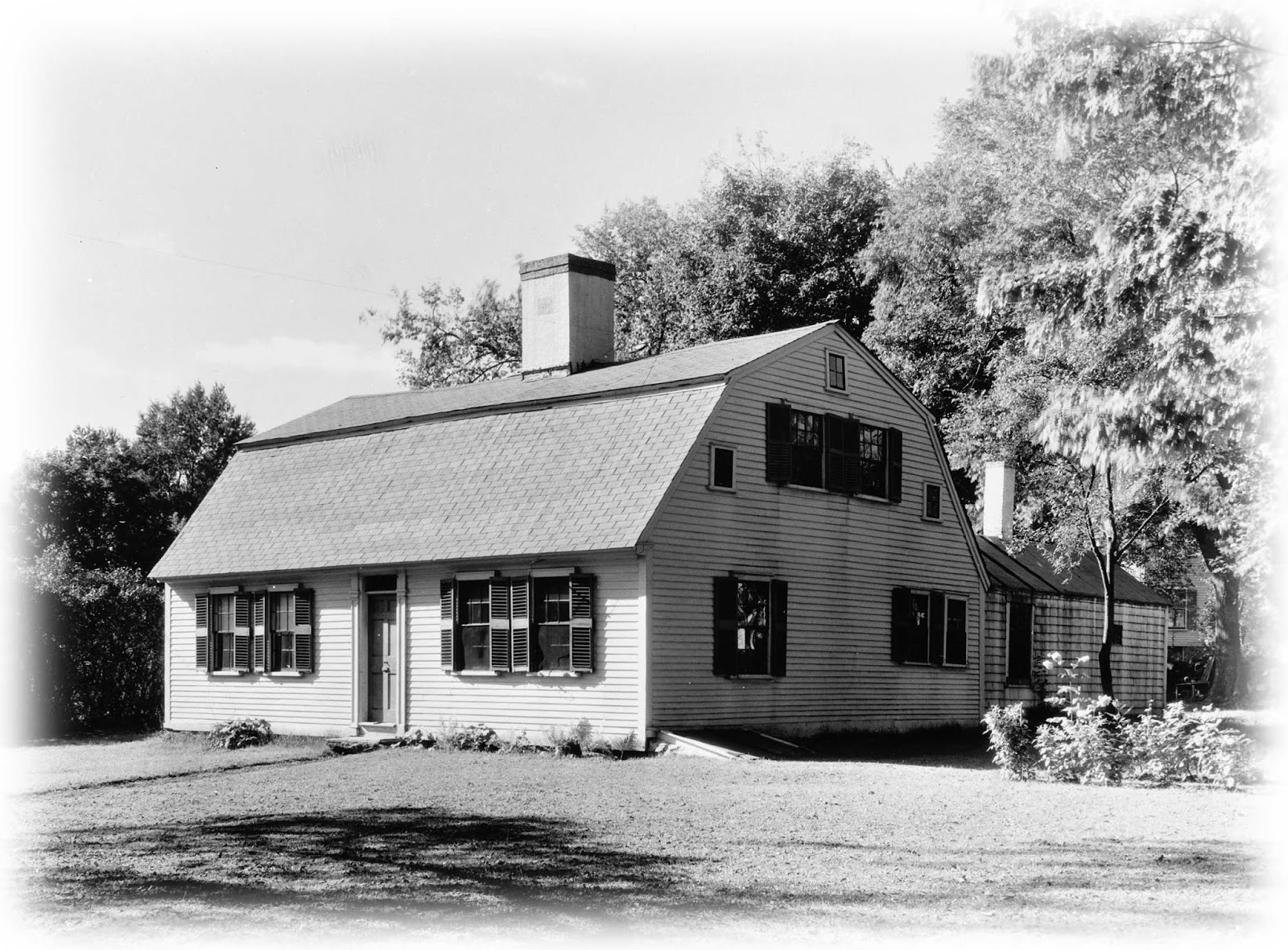 Historic American Homes: Silas Wood House - a Colonial Gambrel Roof Home