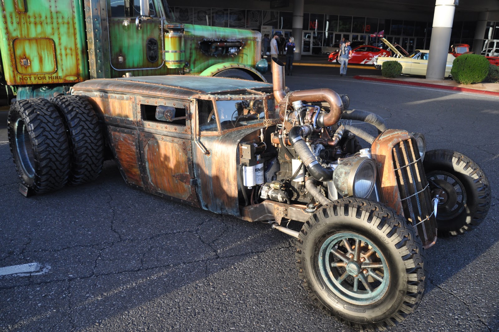 Just A Car Guy: the Welder Up crew brought a newish semi to SEMA! Cool ...