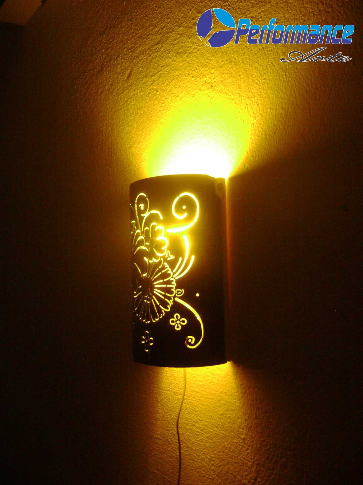 PERFORMANCE ARTE, LUMINARIAS EM TUBO DE PVC.: Luminária de Parede. tubo ...