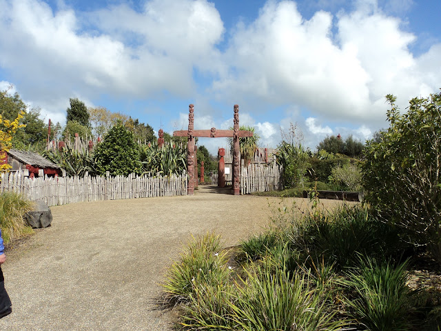 Te Āo Māori: Marae