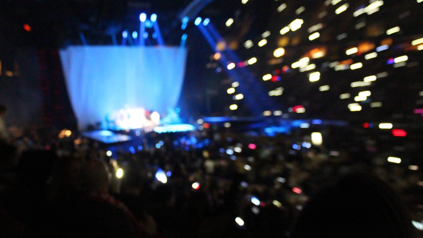 Dana Blogs: Maroon 5 Concert!