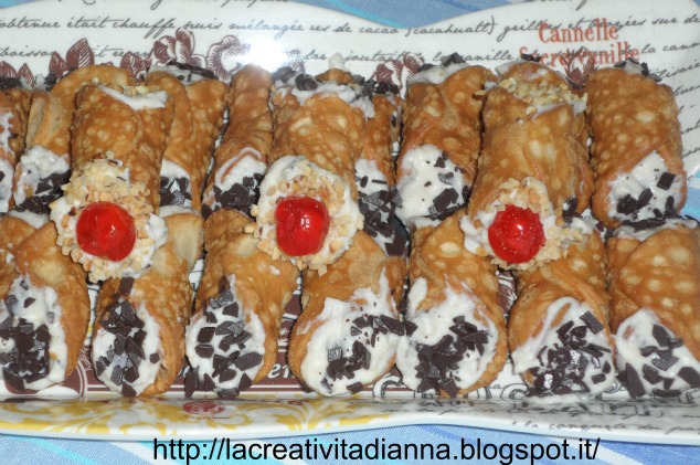 La Creatività di Anna!!!: 2 ricette per il ripieno dei Cannoli.