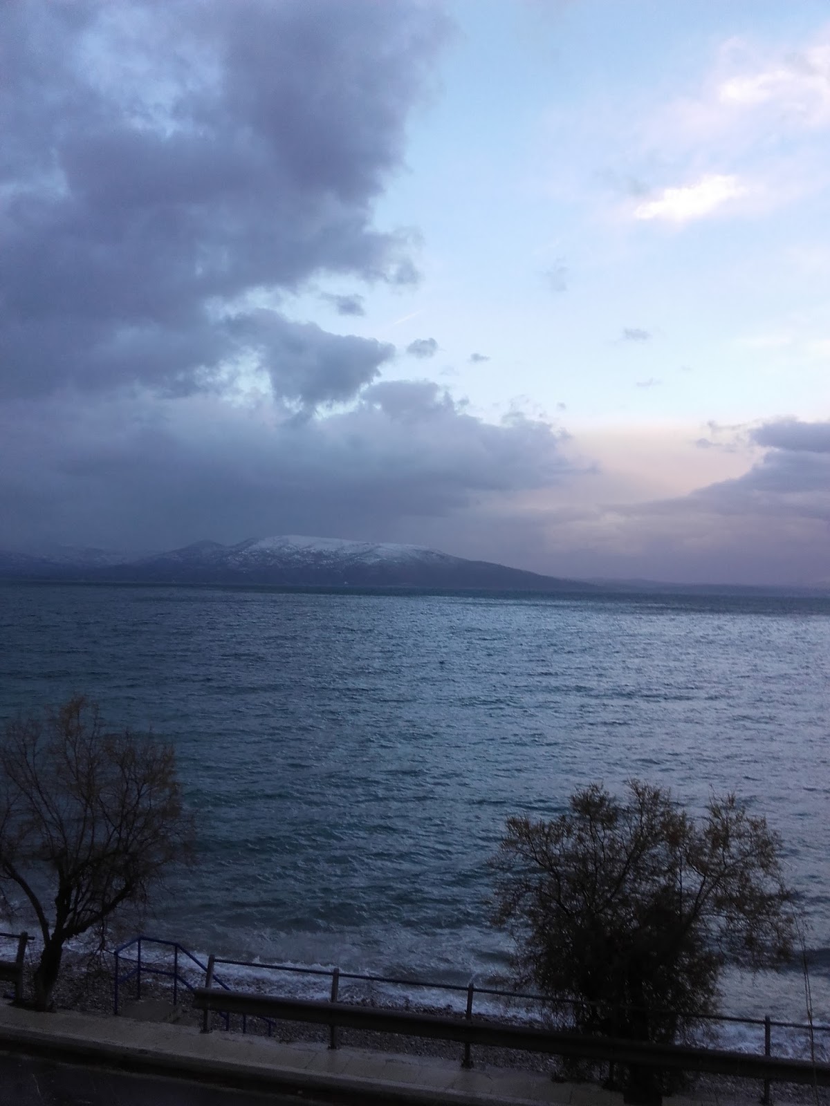 Η ΙΣΤΟΣΕΛΙΔΑ ΤΩΝ ΑΓΙΩΝ ΑΠΟΣΤΟΛΩΝ: ΧΙΟΝΙ ΣΤΑ ΒΟΥΝΑ ΚΑΙ ΑΓΡΙΕΜΕΝΗ ΘΑΛΑΣΣΑ ...