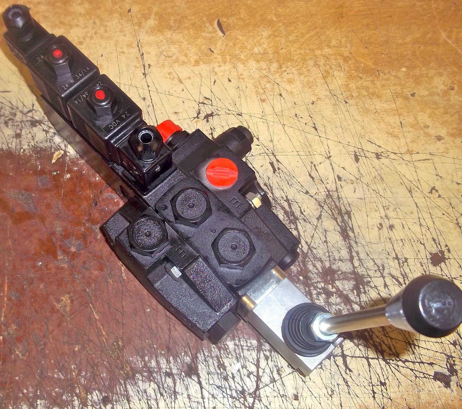 P & R Hydraulics Ltd - Repairs: Hy-Pro Directional Valve - V5-60