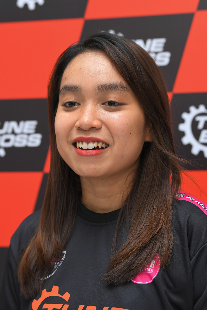 SPORT HYBRID: Tuneboss-Pink Racing Team