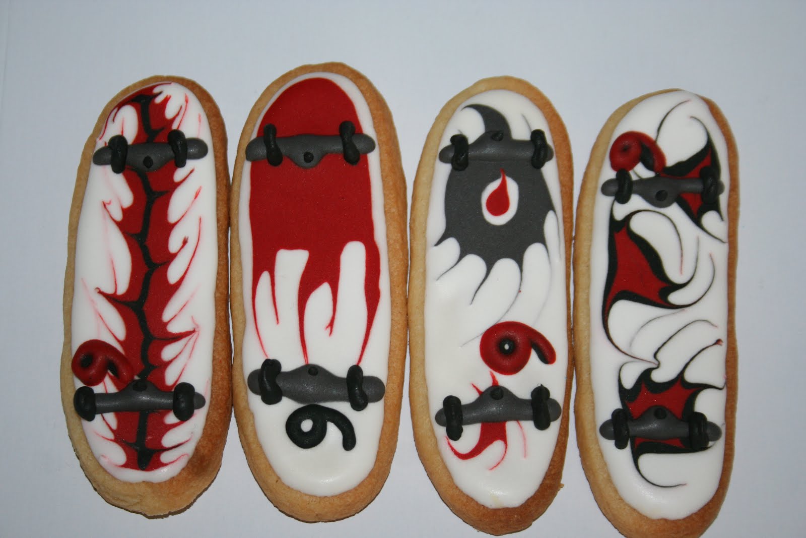 CAKES AND MORE: Skateboard Cookies