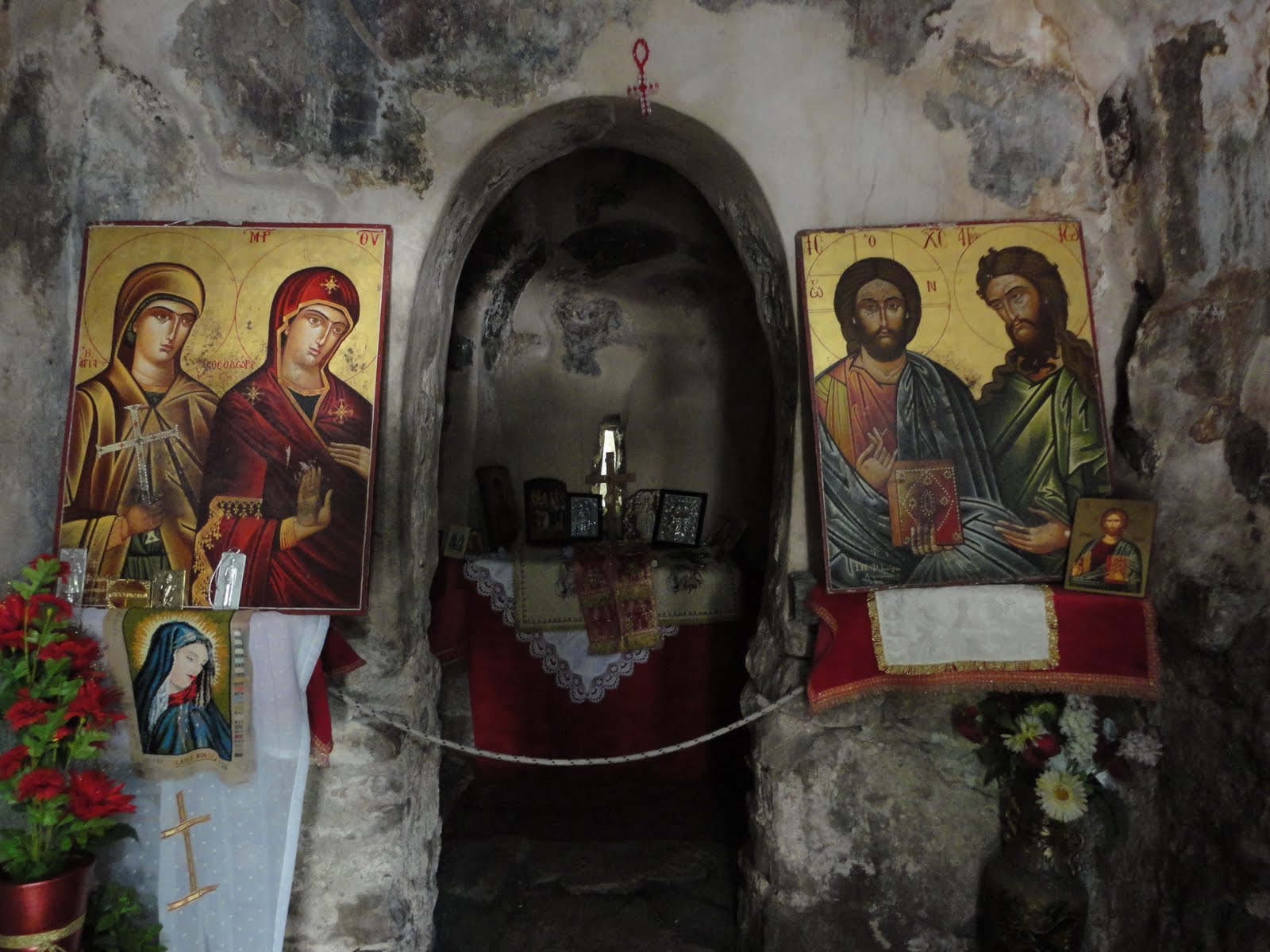 ΕΝΟΡΙΑ "ΤΡΙΩΝ ΙΕΡΑΡΧΩΝ" ΑΝΝΟΒΕΡΟΥ: ΑΓΙΑ ΘΕΟΔΩΡΑ Η ΕΝ ΒΑΣΤΑ ΑΡΚΑΔΙΑΣ