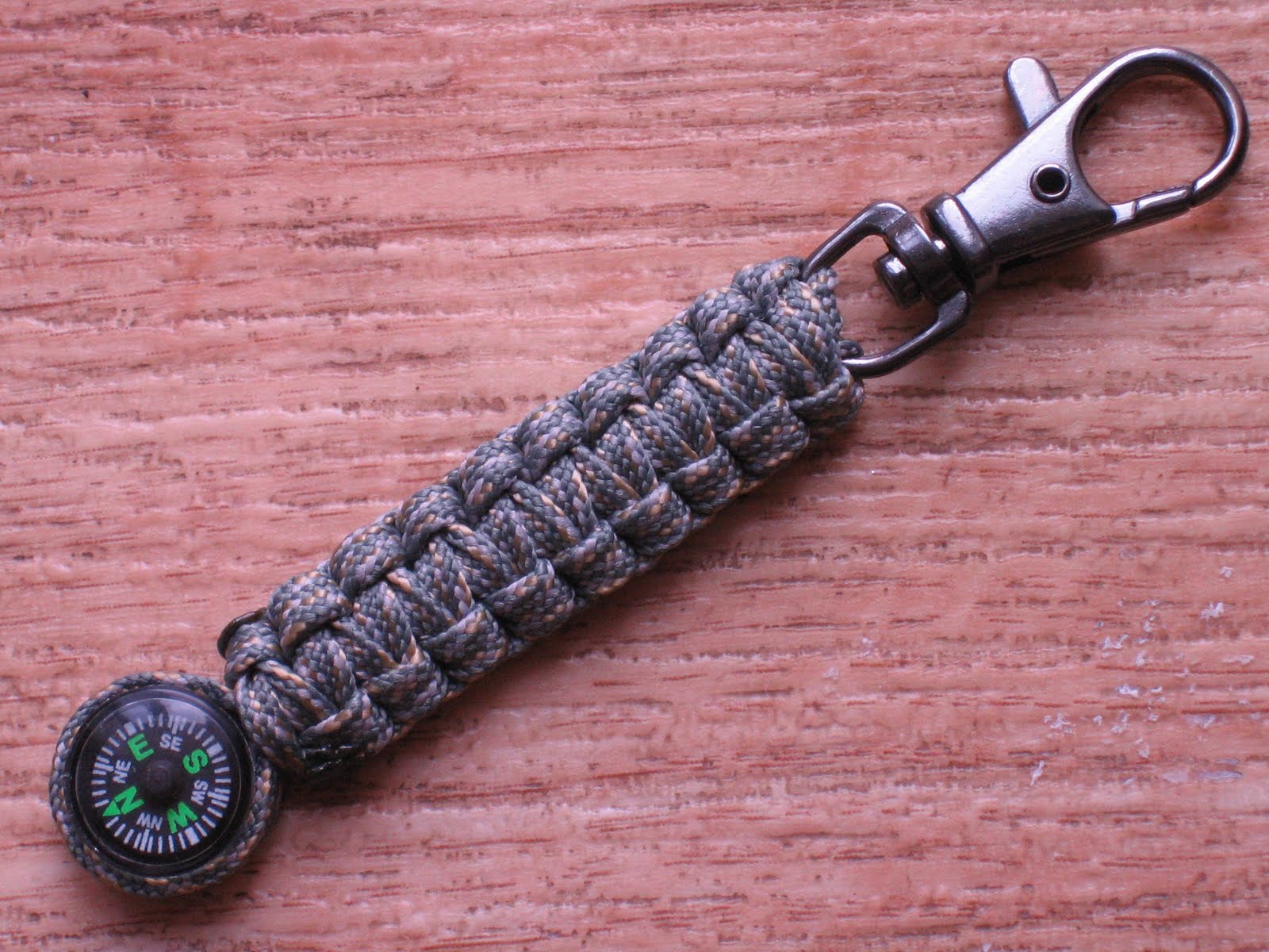 EVERYTHING PARACORD UK: 550 paracord mini zipper pull with compass
