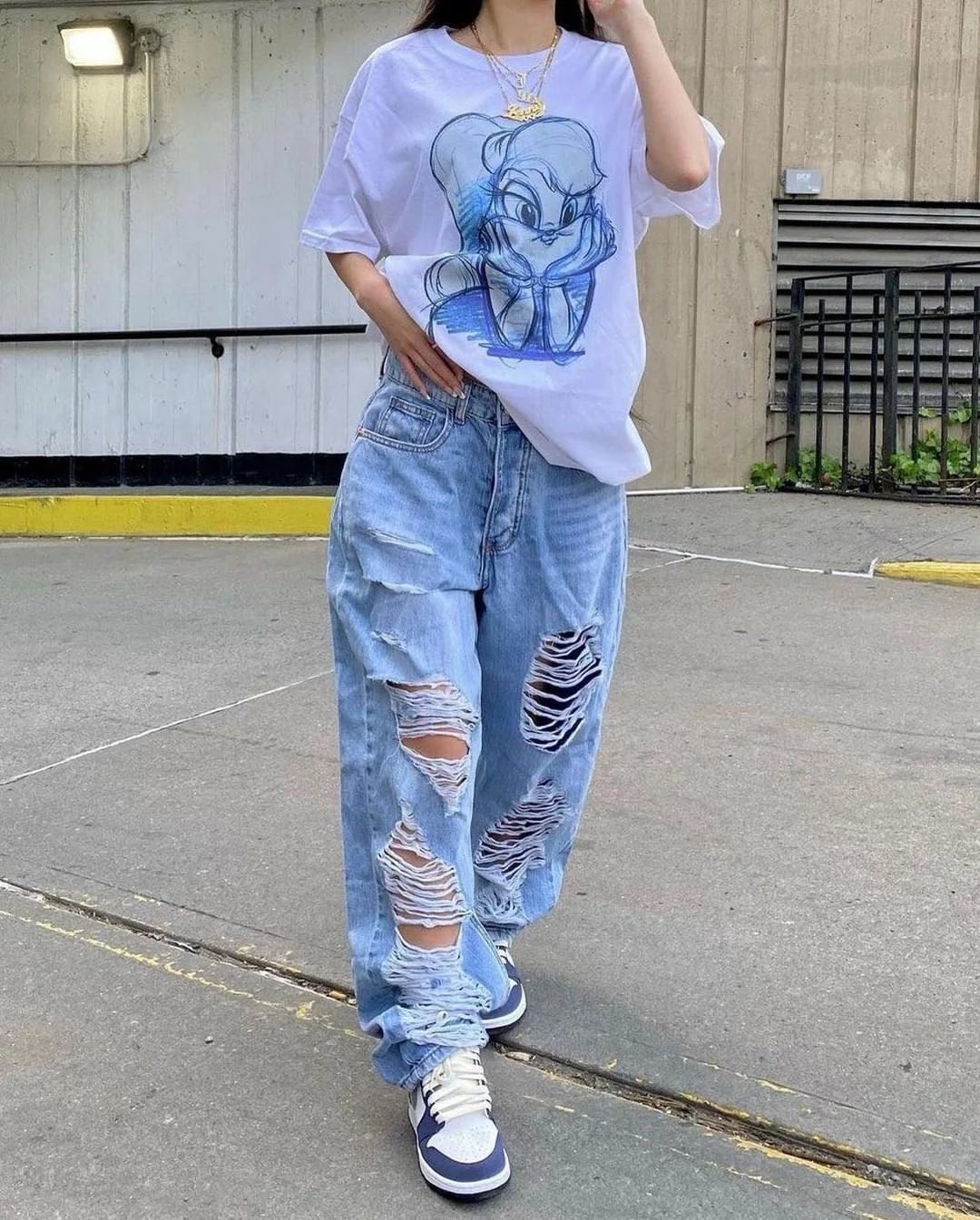 What to wear with blue jeans? 200 looks to inspire you! | Melody Jacob