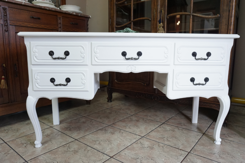 Modern Antyki: [6125] Białe biurko ludwikowskie