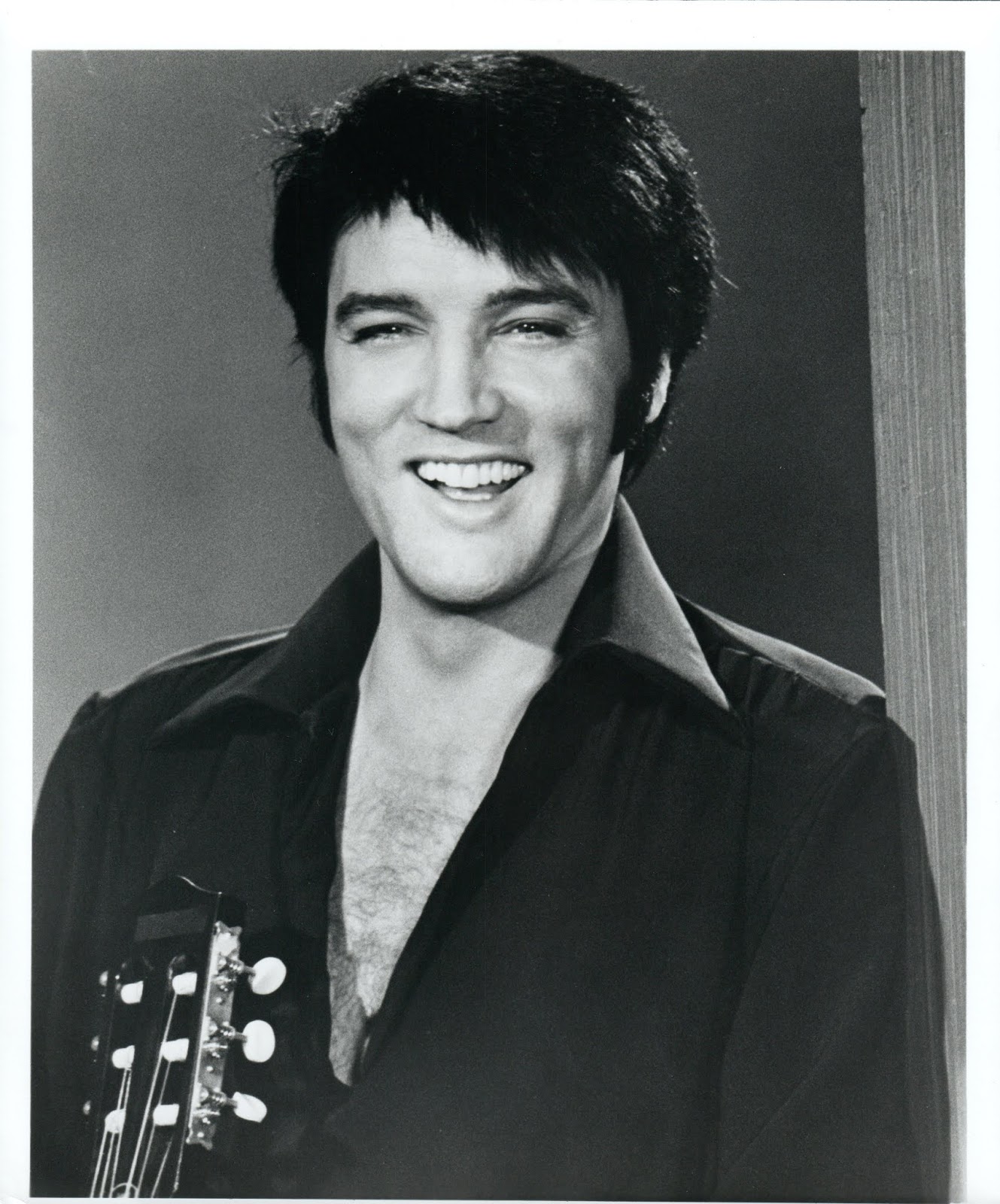 Elvis - IMAGES his wonderful smile