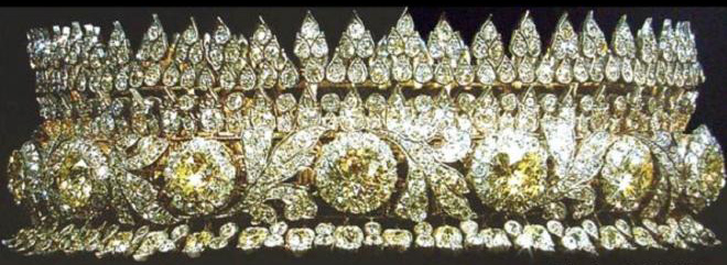 Tiara Mania: Queen Sirikit of Thailand's Thai Tiara