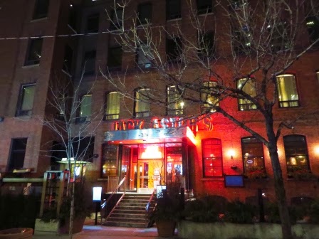 Teena in Toronto: Jack Astor's Bar & Grill, Toronto, ON (Front Street)