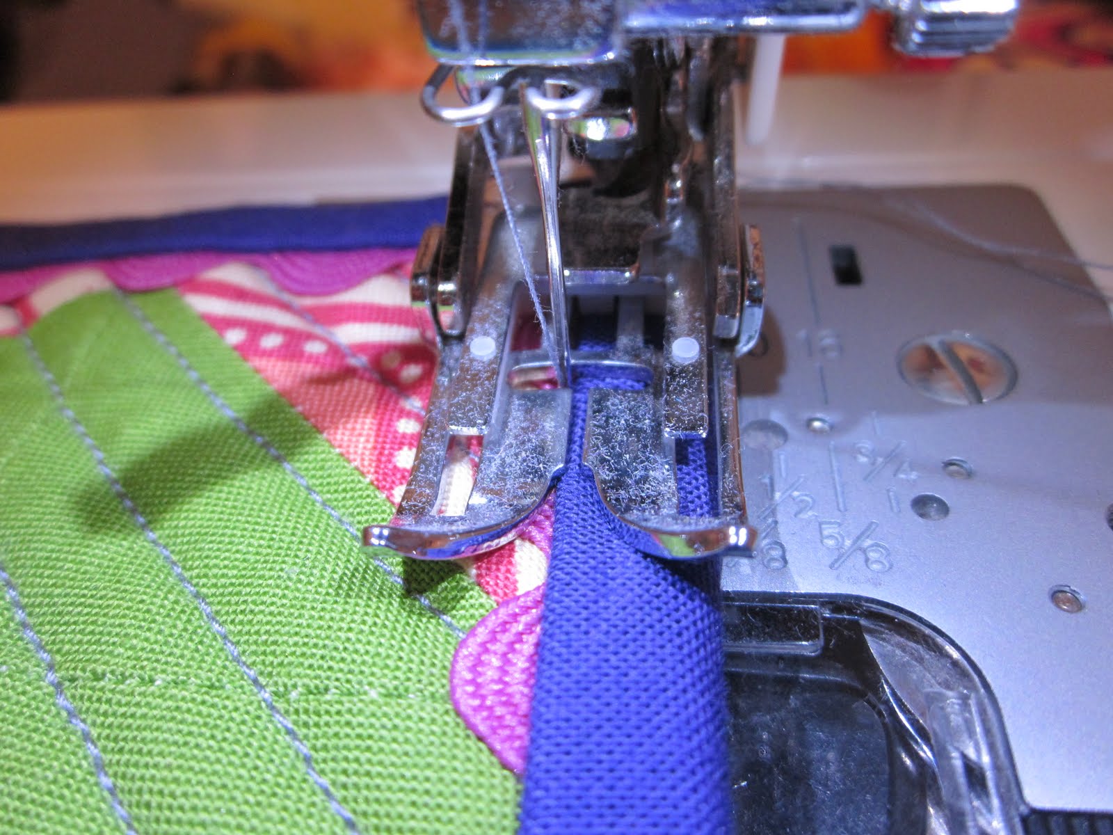 Mommy's Nap Time: No pins no handsewing binding: A tutorial.