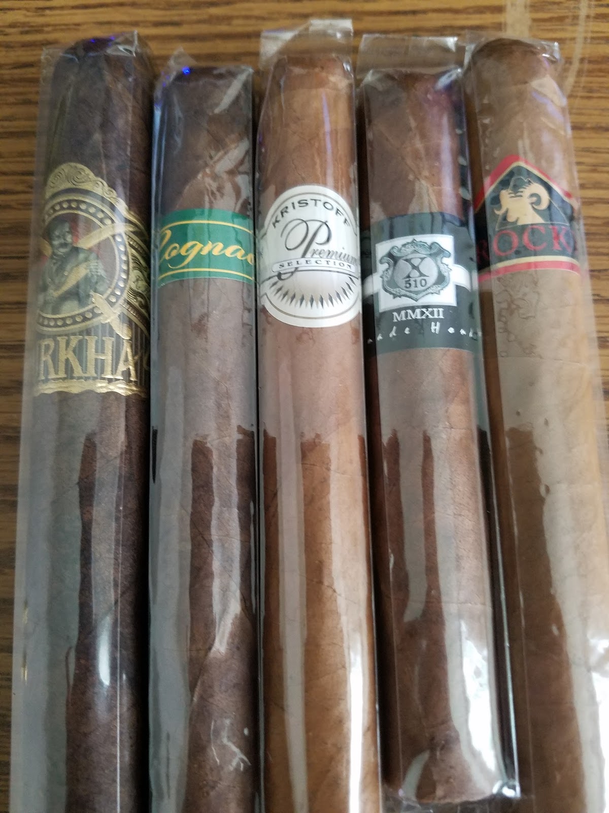 Cigar Log and Ratings Blog: April Cigar of the Month Selection