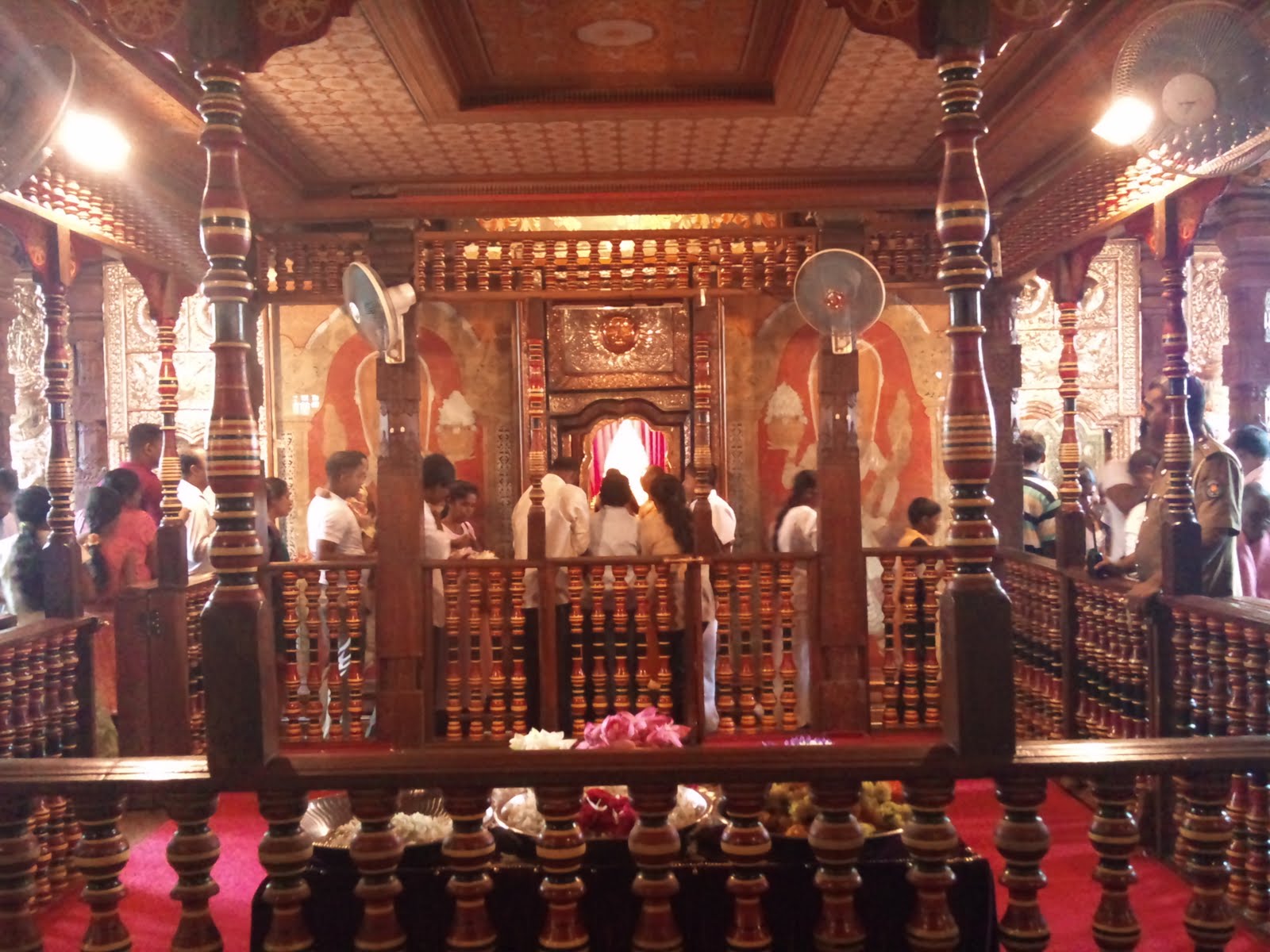 Isha's Writings: A Visit to Sri Dalada Maligawa