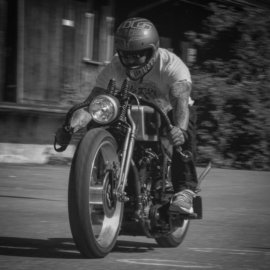Gentlemen Racer - RocketGarage - Cafe Racer Magazine