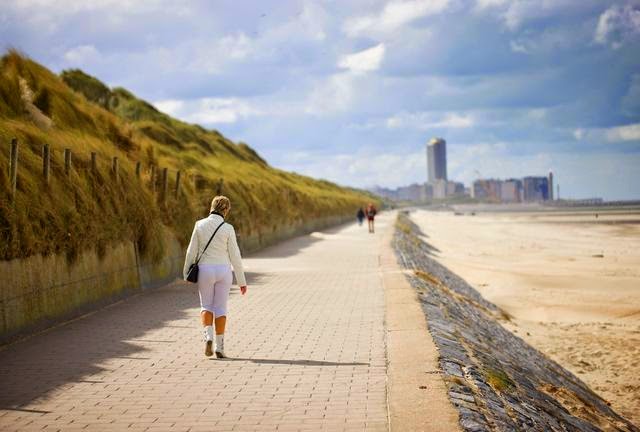 Bredene vroeger en nu: De Bredense zeedijk