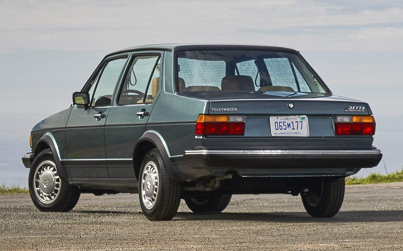 VW Jetta 2019 x VW Jetta 1982 - comparativo - vídeo