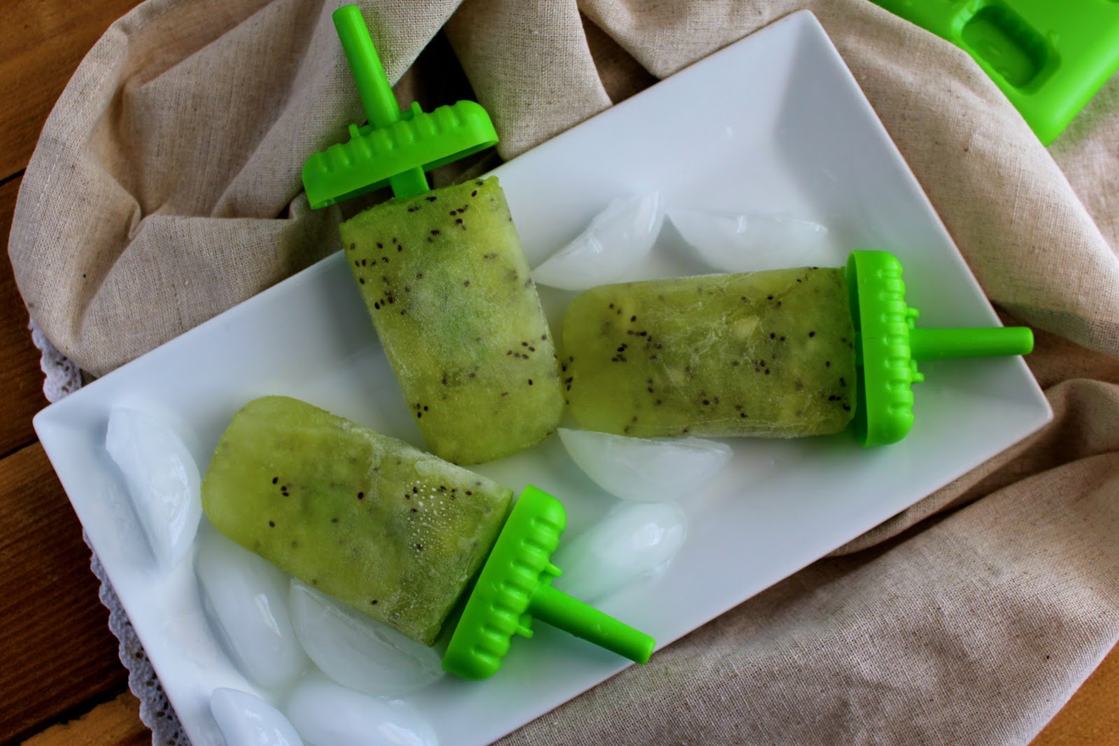 Forking Up: Summer Poptails - Kiwi Moscato Wine Pops