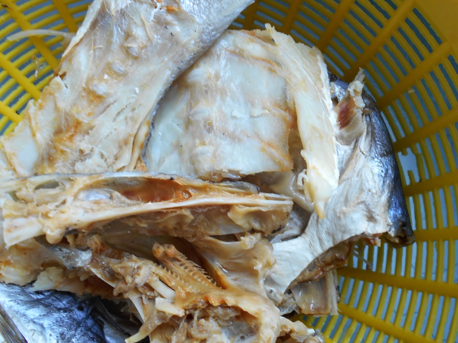 MY LITTLE KITCHEN: SALTED FISH BONE CURRY(KIAM HU KUT GULAI)