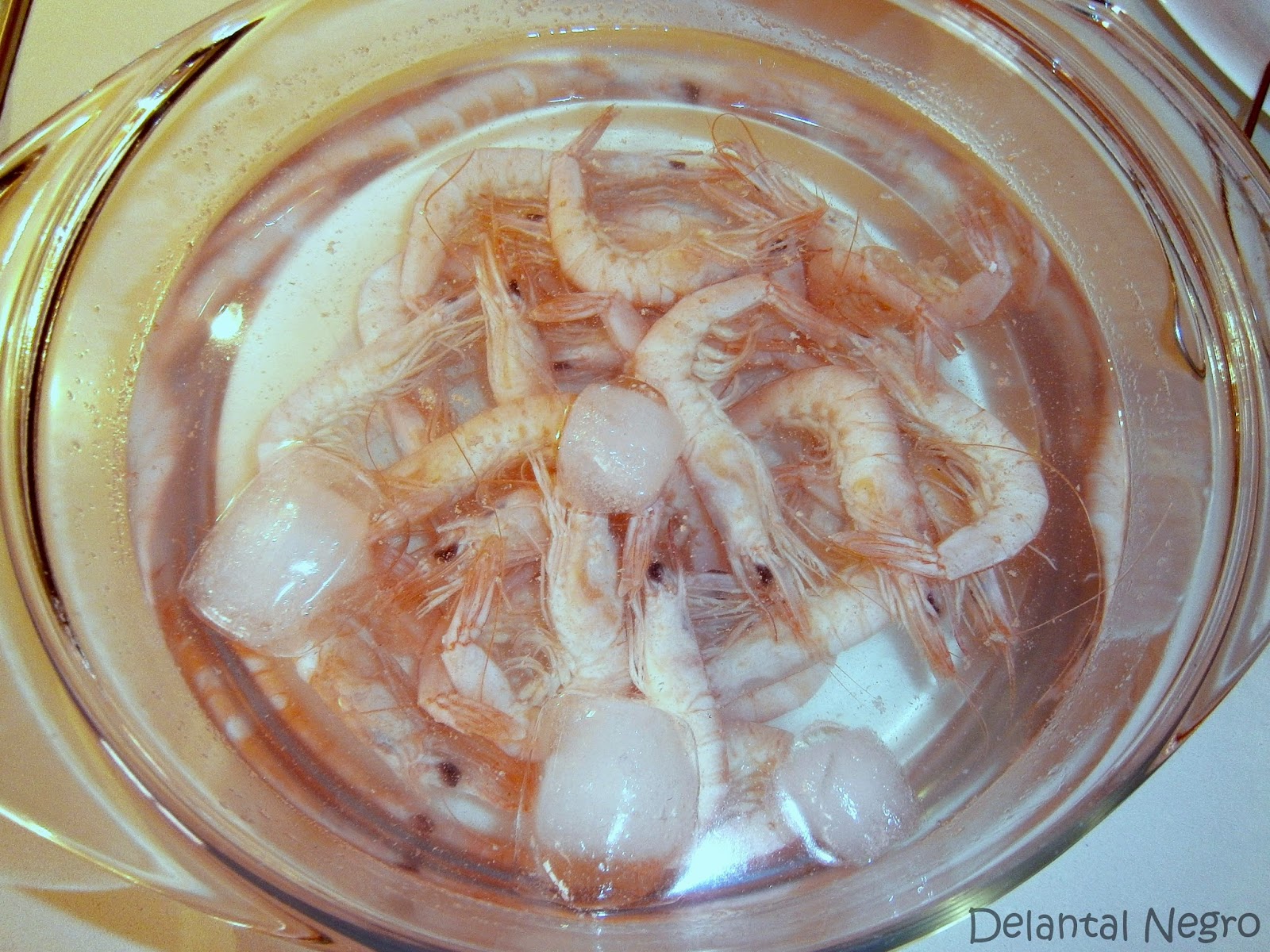 Delantal Negro: Gambas Cocidas.