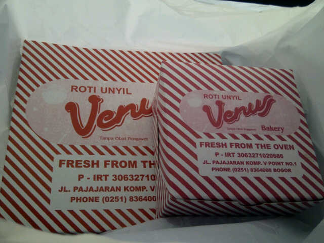 Guilty Pleasure: Roti Unyil "Venus" di Jakarta!