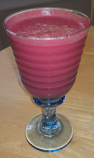 The Veritable Vitamix: The Famous "Hot Pink Breakfast Smoothie"
