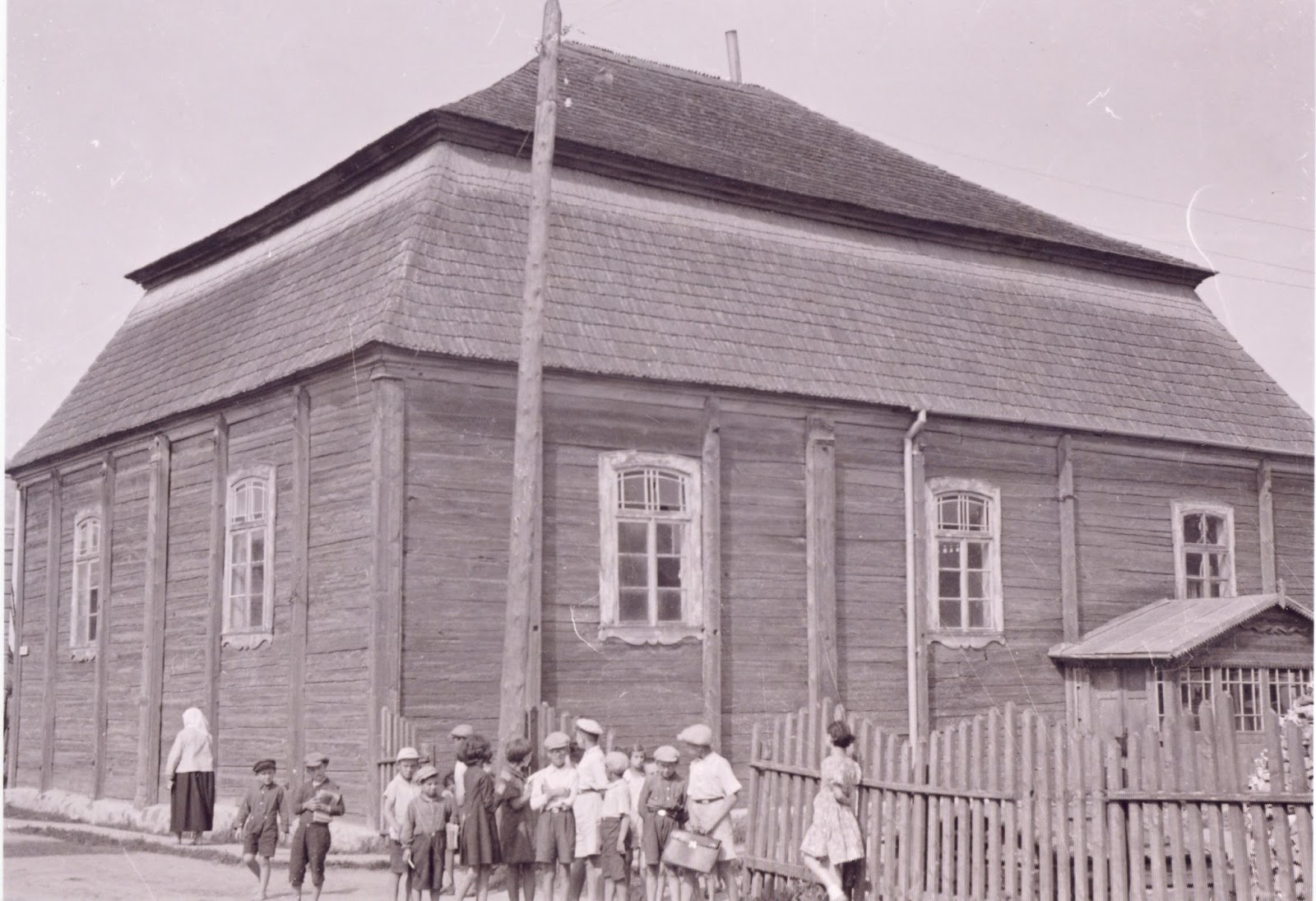 Samuel Gruber's Jewish Art & Monuments: Pakruojis, Lithuania Wooden ...