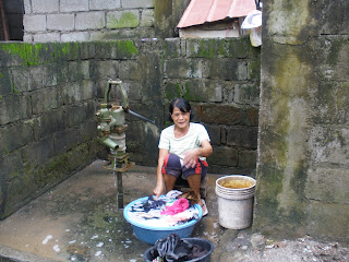 kathryn's blog: Laundry in the Philippines