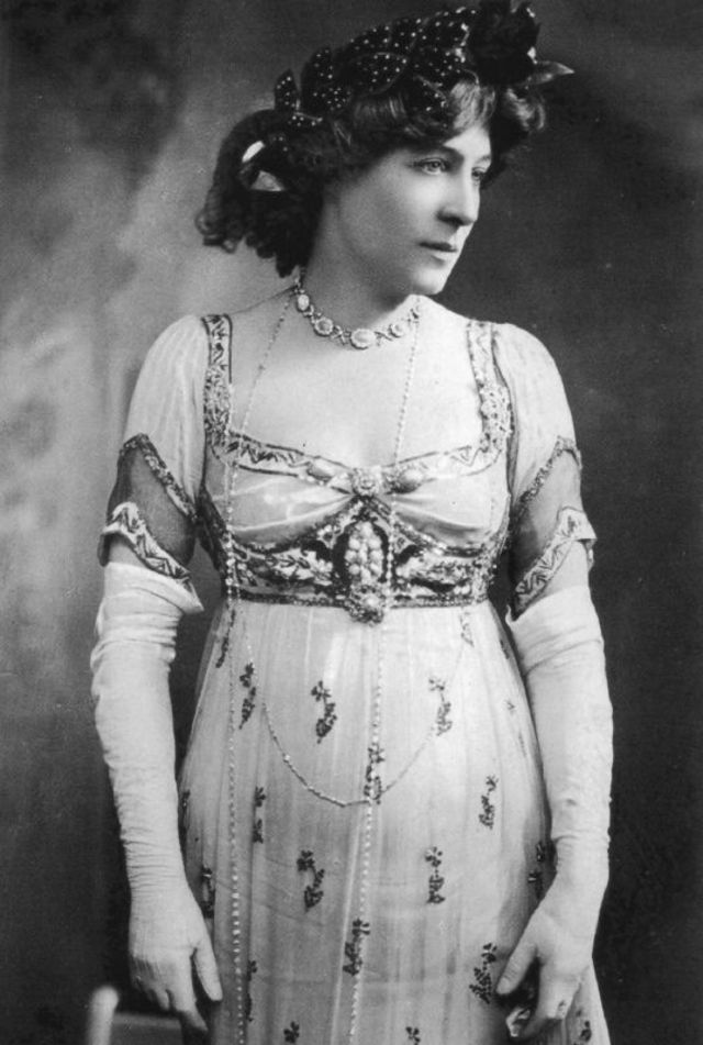 The Jersey Lily: 40 Glamorous Photos of Lillie Langtry in the Late 19th ...