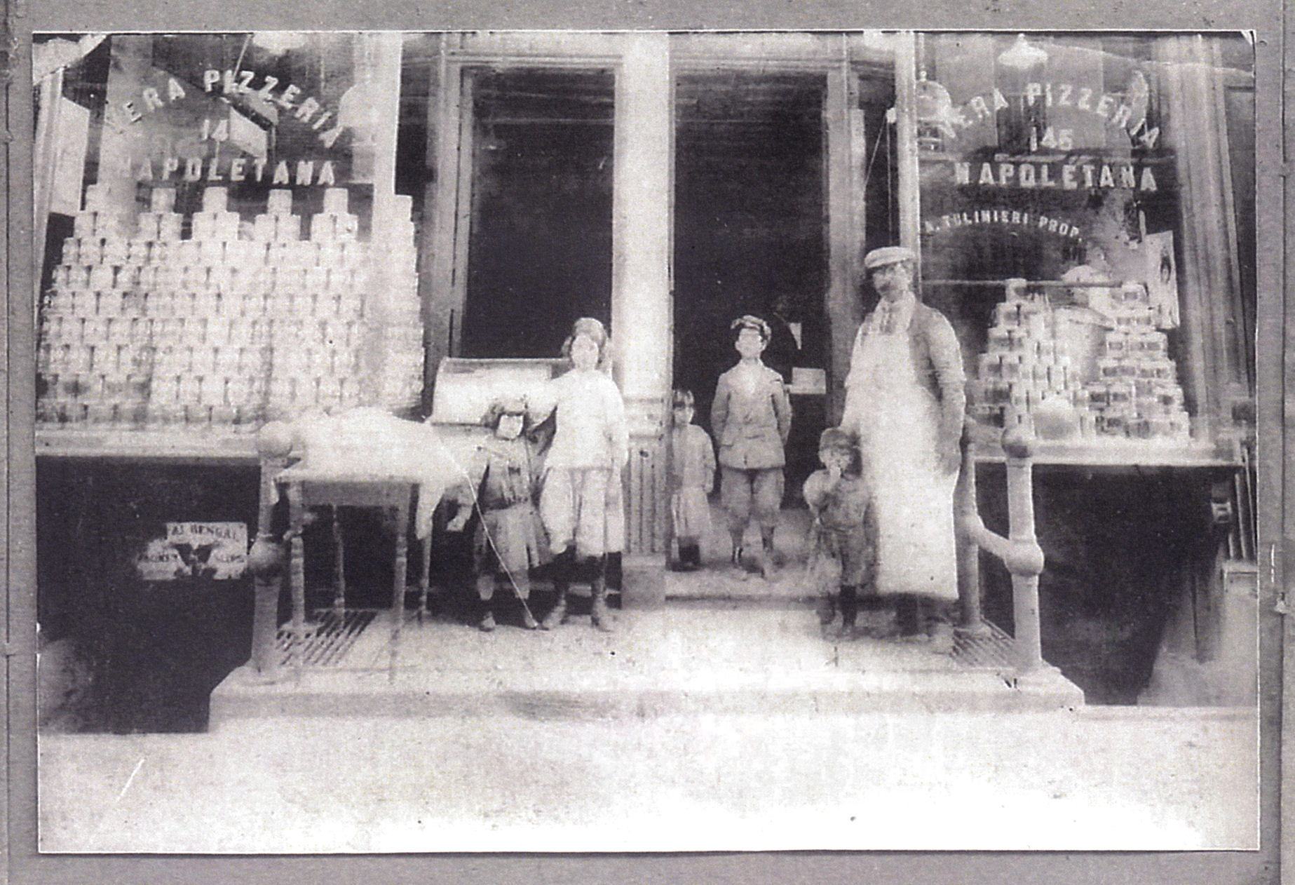 TIMLENNOX.COM: Way Early Pizza place in New York City