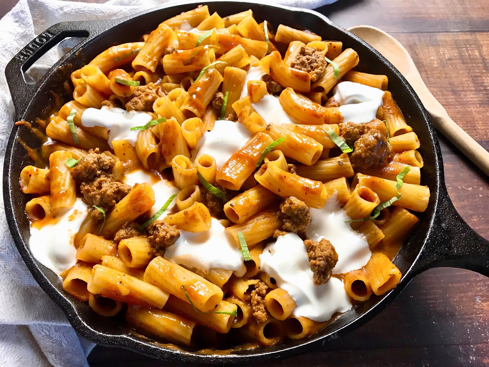 Beefy One-Pot Rigatoni with Mozzarella