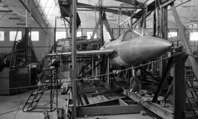 No Barrel Rolls: Hispano-Aviación/Helwan HA-300 - El último caza de ...