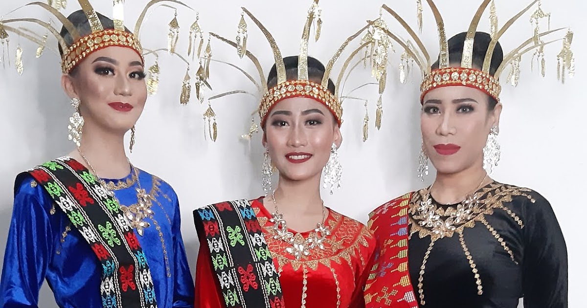 Baju Adat Ntt Baju Adat Yang Dikenakan Jokowi Memang Terlihat Seperti