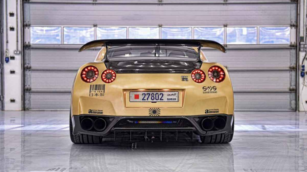 Nissan GT-R Gold - Car Reviews