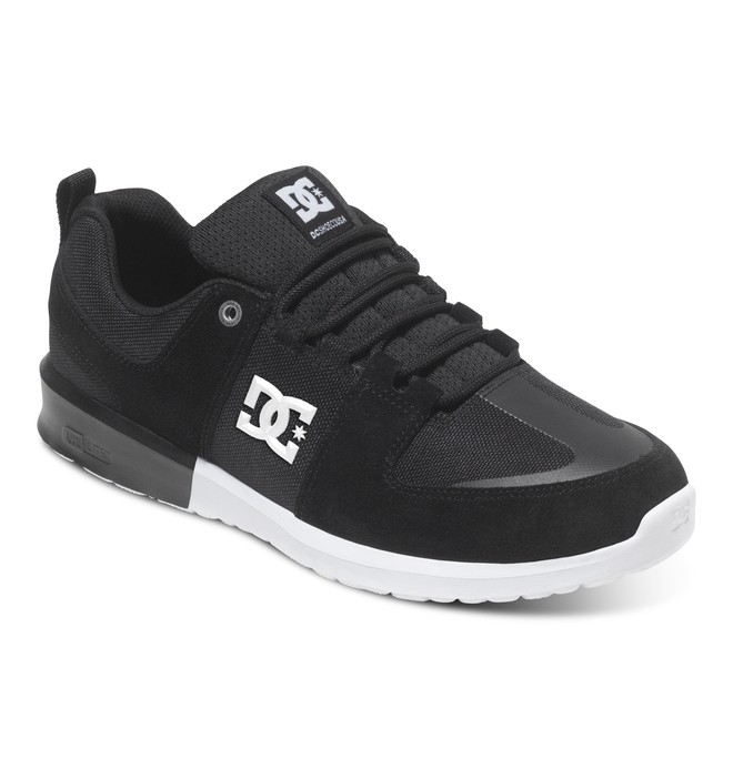 Jenis-Jenis Sepatu dari DC Shoes - Sang Pemikir