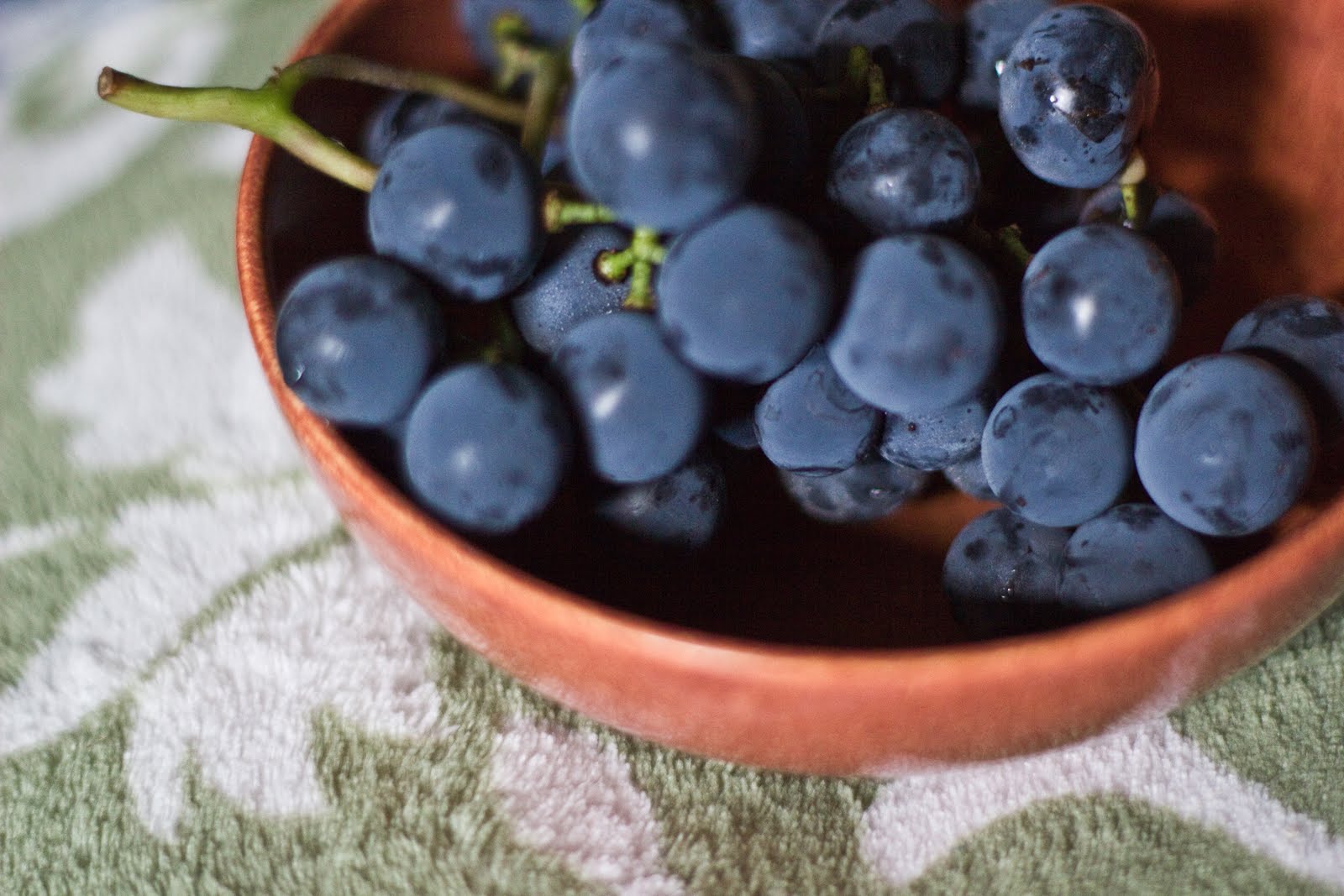 Volans in the Sky: real grapes.