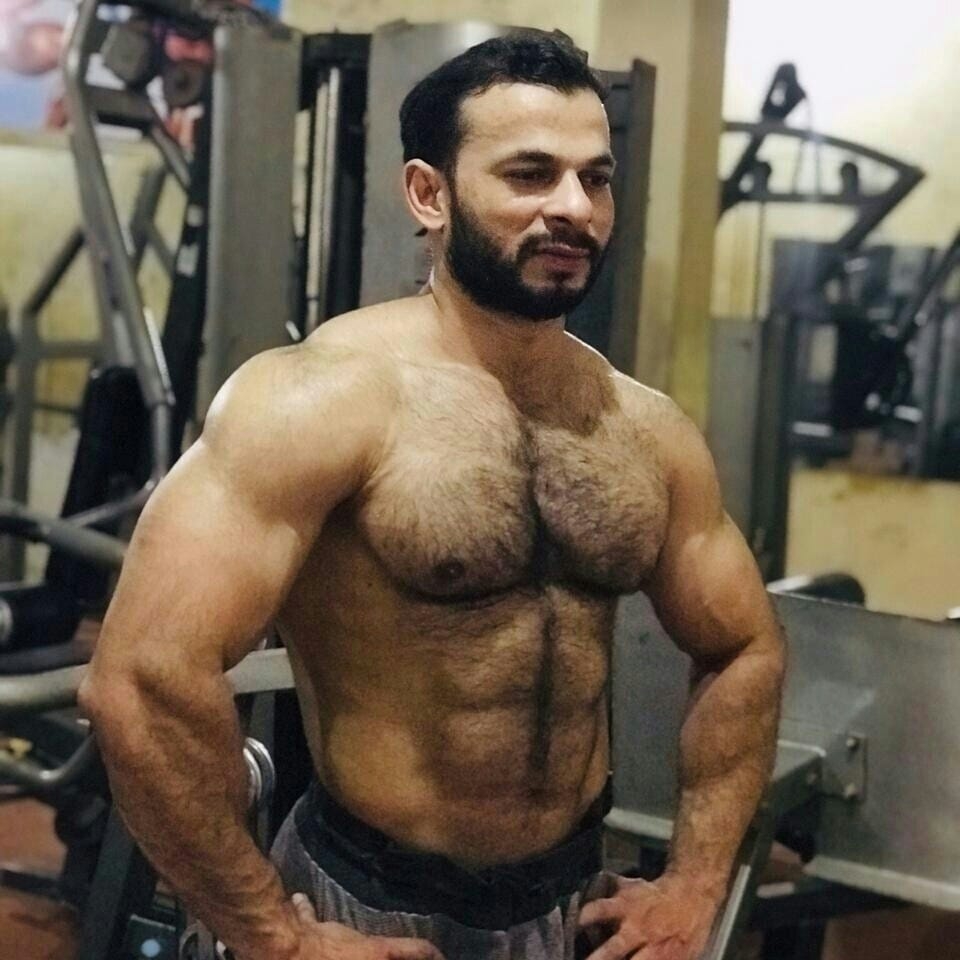 world bodybuilders pictures: lahore brutal type muscles bodybuilder ...