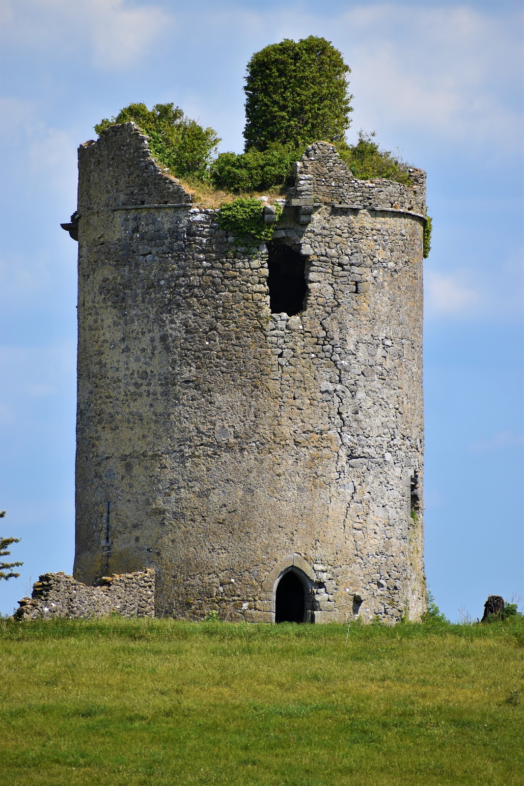 The Laois Cyclist: The Irish Tower House