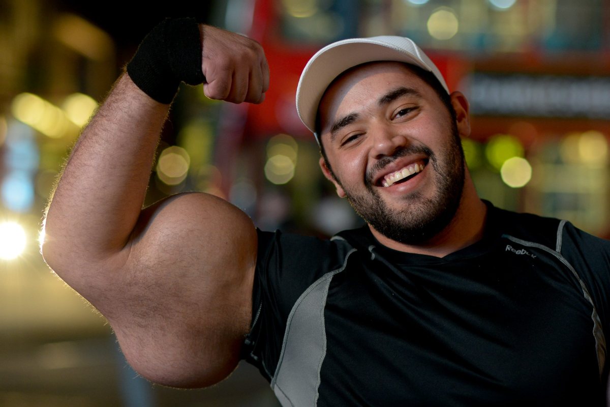 Paranormal And Strange World: Moustafa Ismail has World's Largest Biceps
