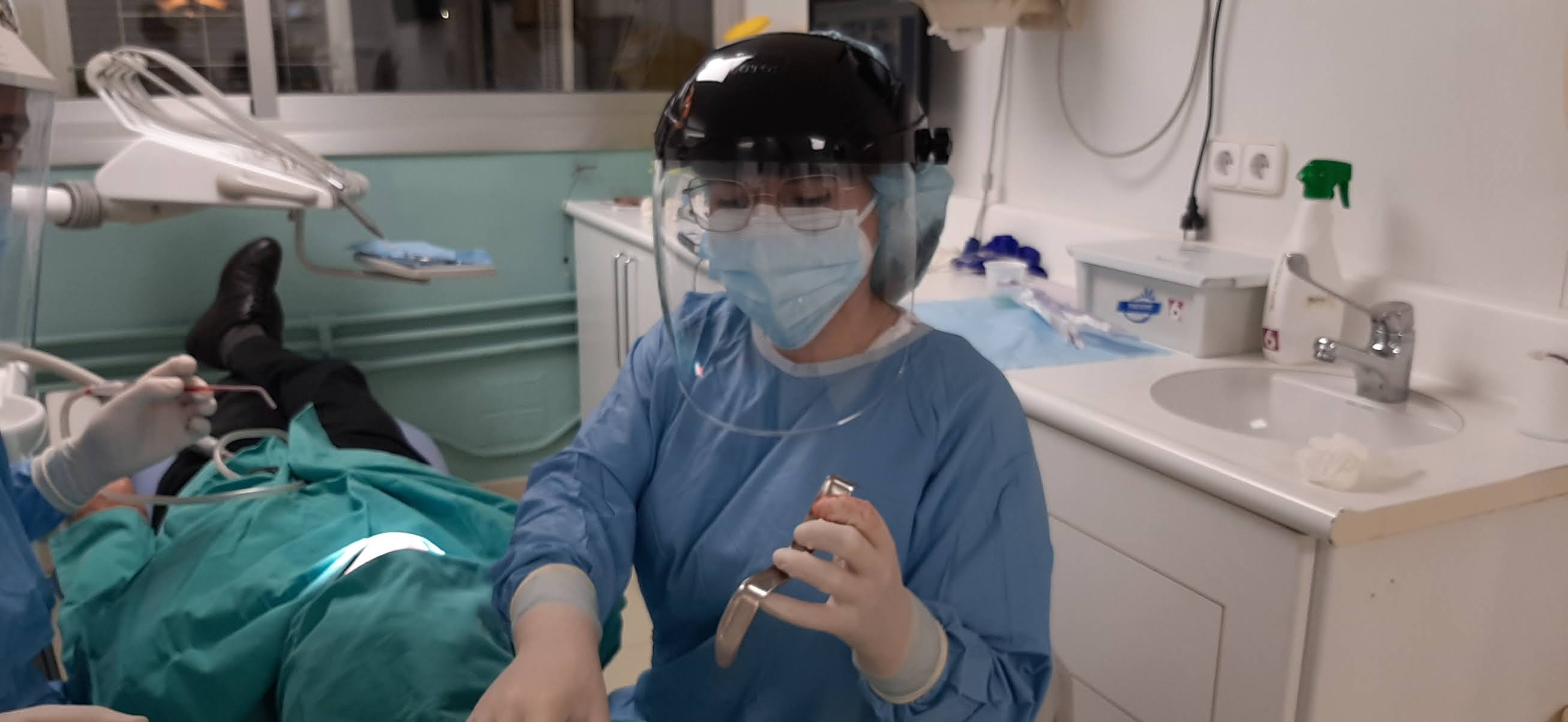 Exodoncia simple del tercer molar superior izquierdo (2.8.)