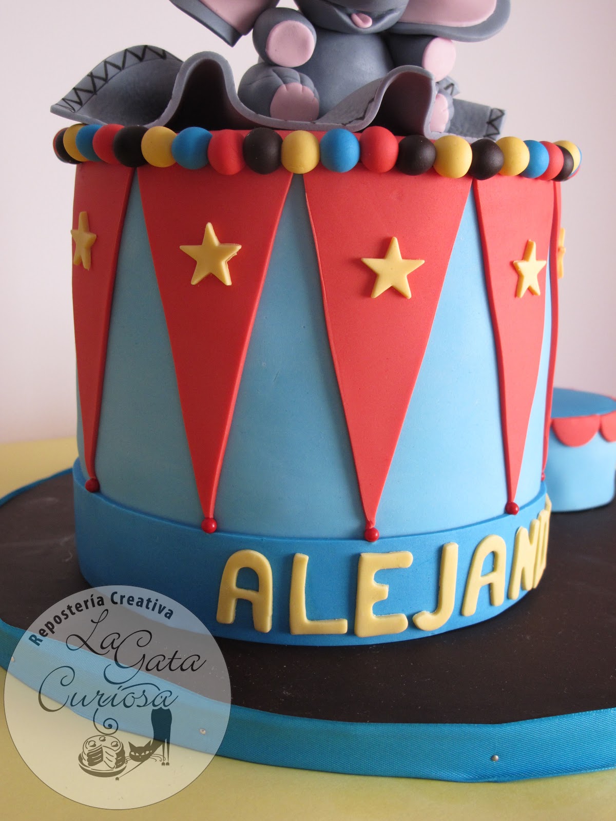 La Gata Curiosa: TARTA DUMBO