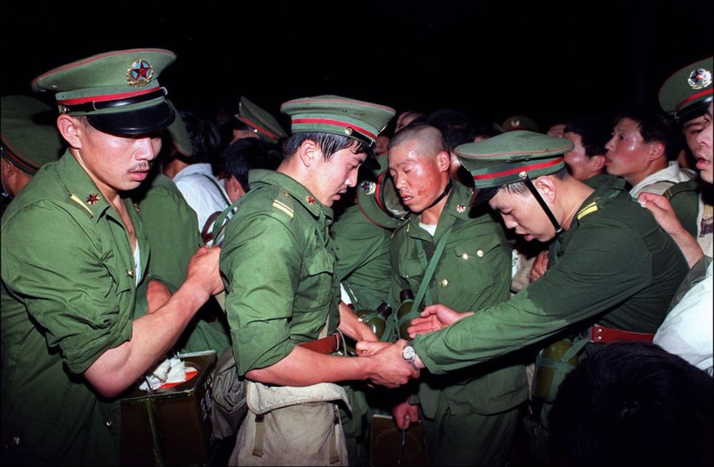 40 Amazing Photos From the 1989 Tiananmen Square Protests ~ Vintage ...