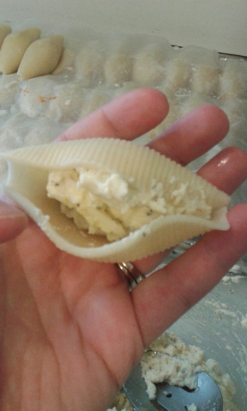 Frugal and Artsy: Stuffed Shells- Freezer Meal Edition