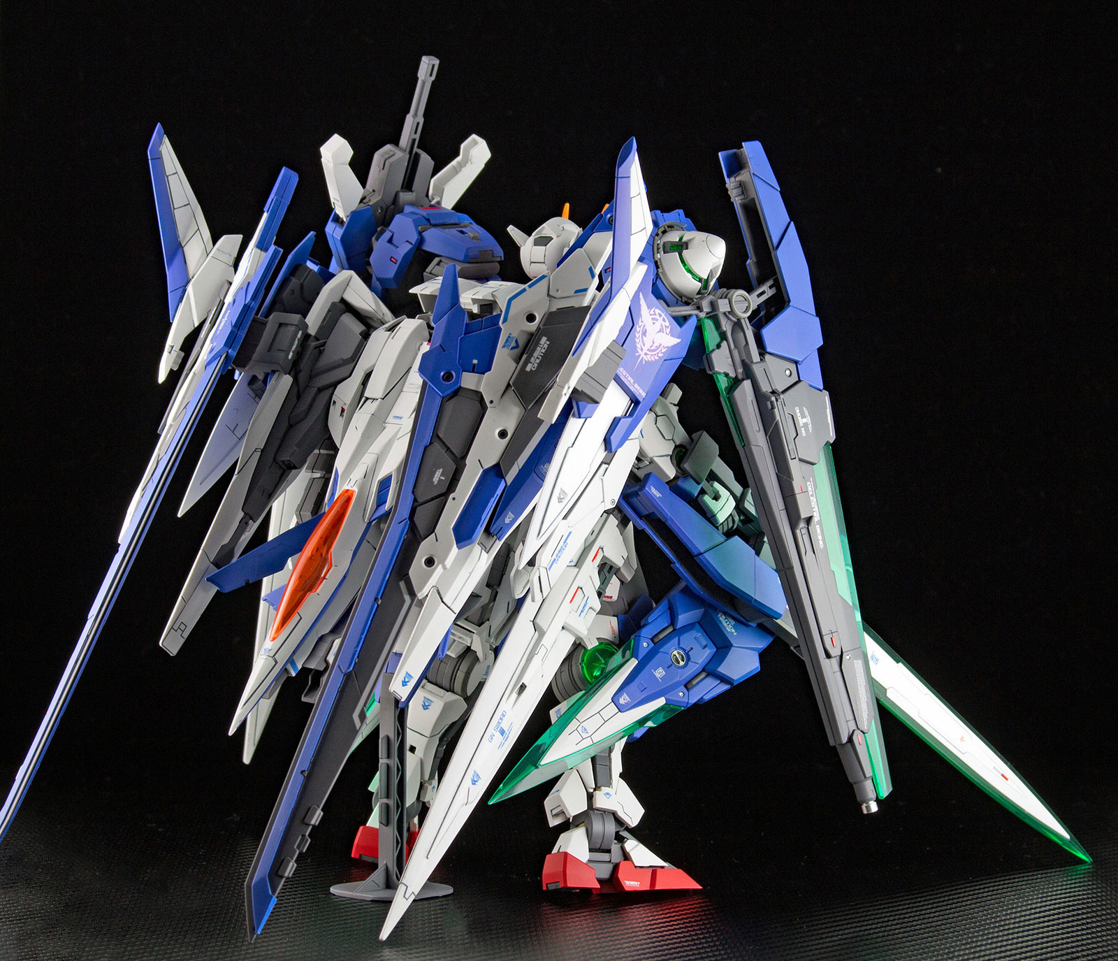 Custom Build: MG 1/100 GN-0000 + GNR-010 / XN 00 00 Raiser Seven Sword / G