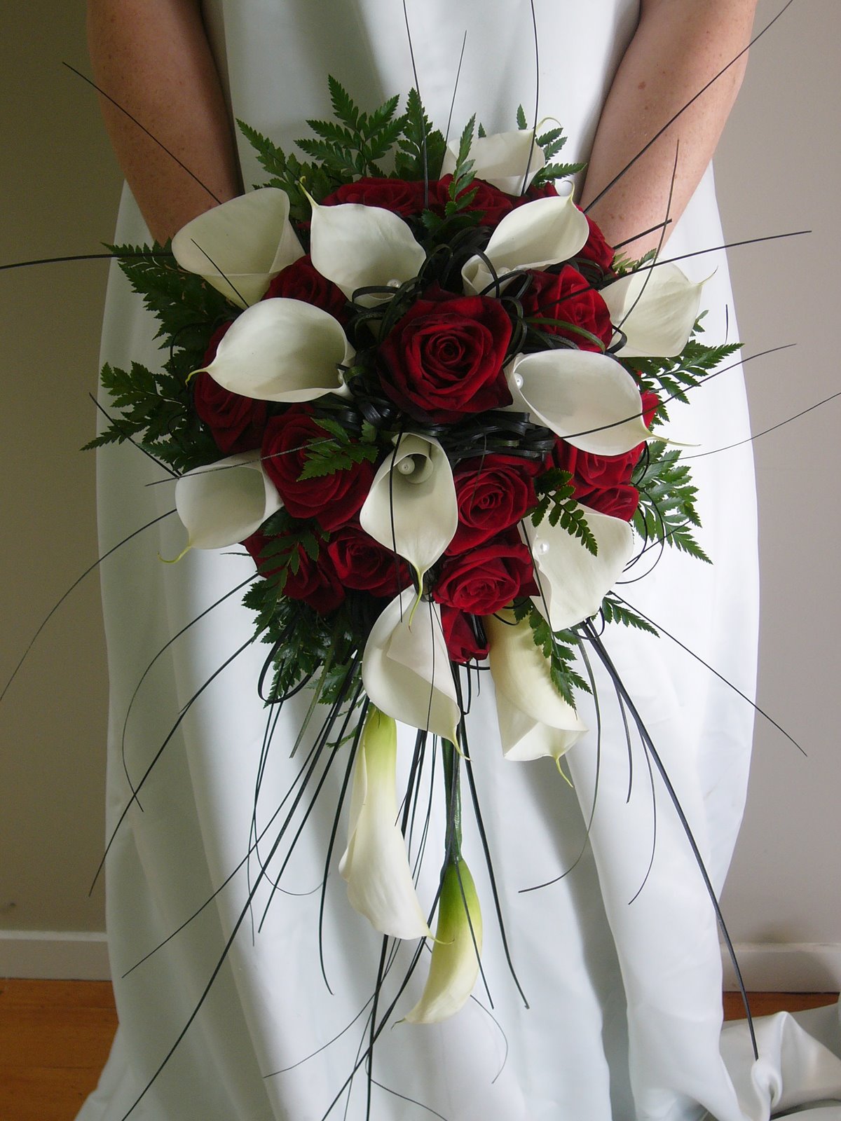 Bridal Style And Wedding Ideas Red Bridal Bouquet Ideas bridal-style-and-wedding-ideas-red-bridal-bouquet-ideas