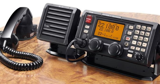 KOMUNIKASI RADIO MARINE VHF CHANNEL 16 DAN 13 - IKAN DAN LAUT