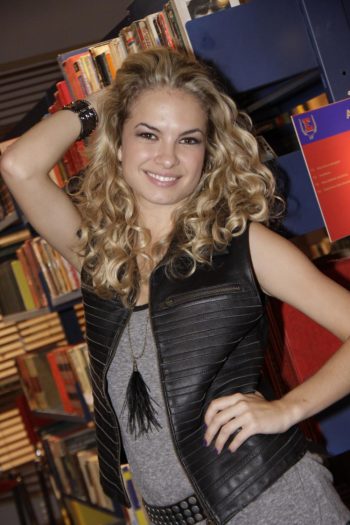 Lovers Lua Blanco: Veja melhores looks e makes da atriz Lua Blanco.