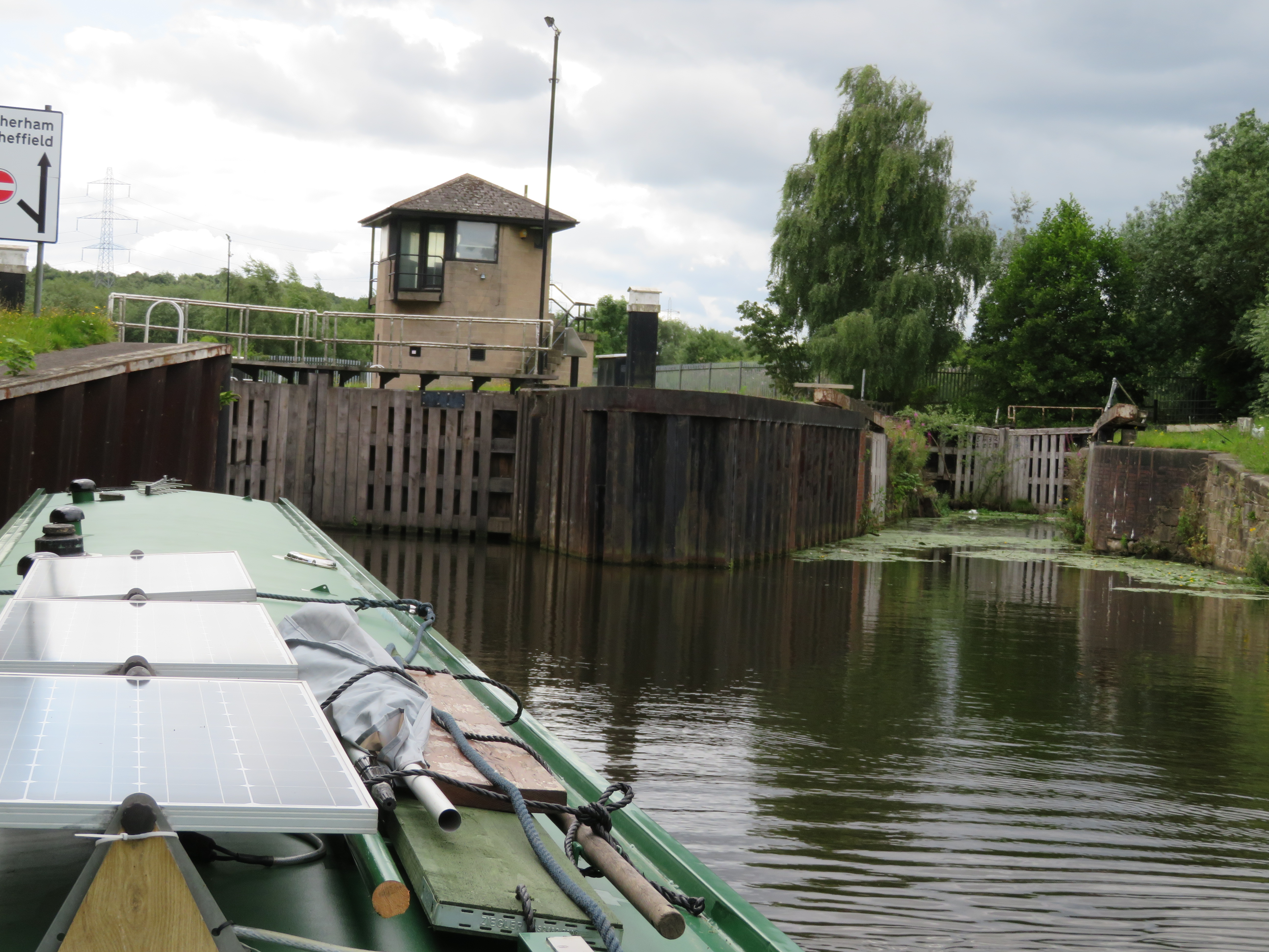 NB Holderness: Dawdling up the Don.